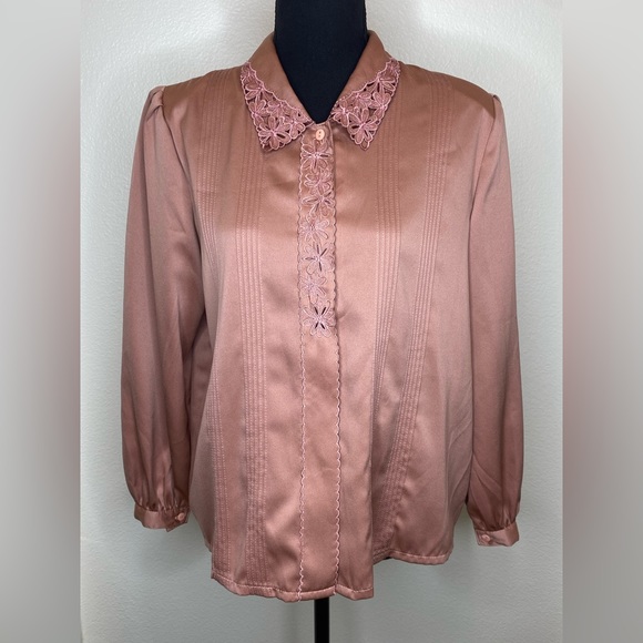 Sin Guang | Tops | Vintage Lace Border Blouse | Poshmark